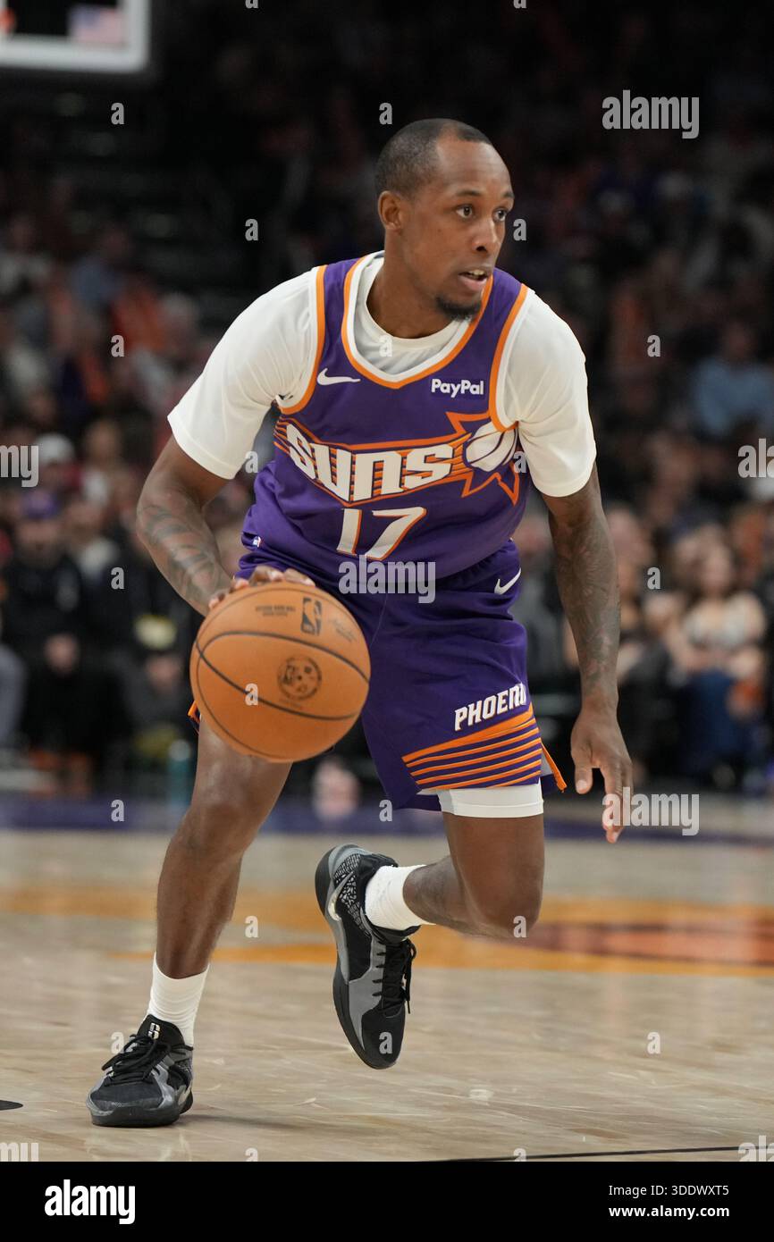 Phoenix Suns guard Jamaree Bouyea (17) against the Sacramento Kings ...