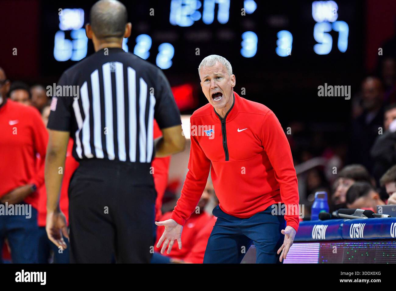 January 3, 2026: SMU Mustangs coach Andy Enfield reacts to a play to a ...