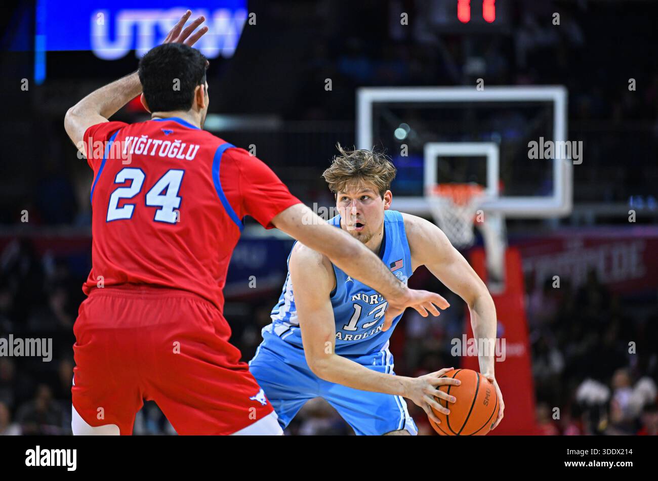 January 3, 2026: North Carolina Tar Heels center Henri Veesaar looks to ...