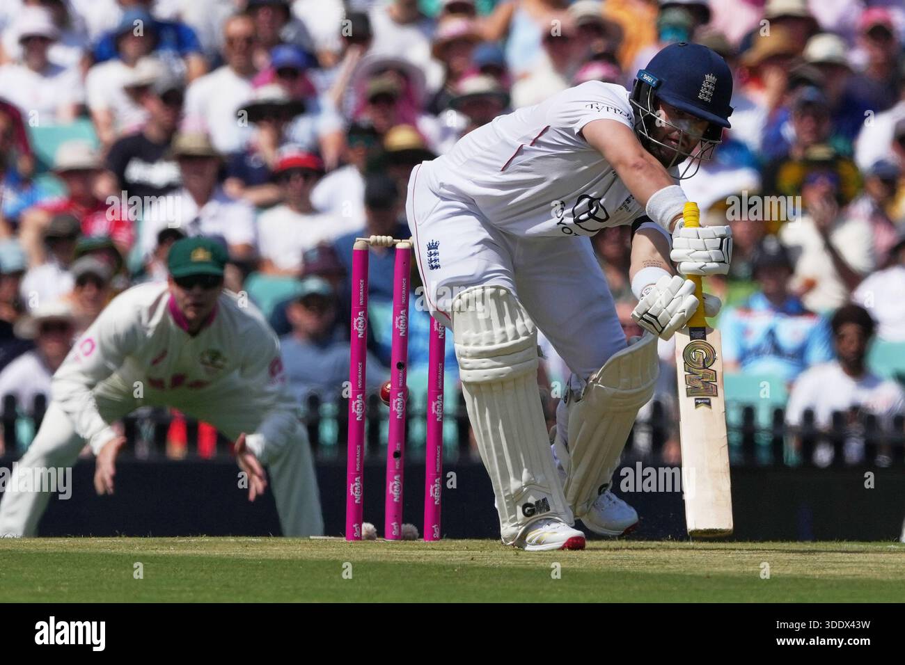 England's Ben Duckett bats during play on day one of the fifth and ...