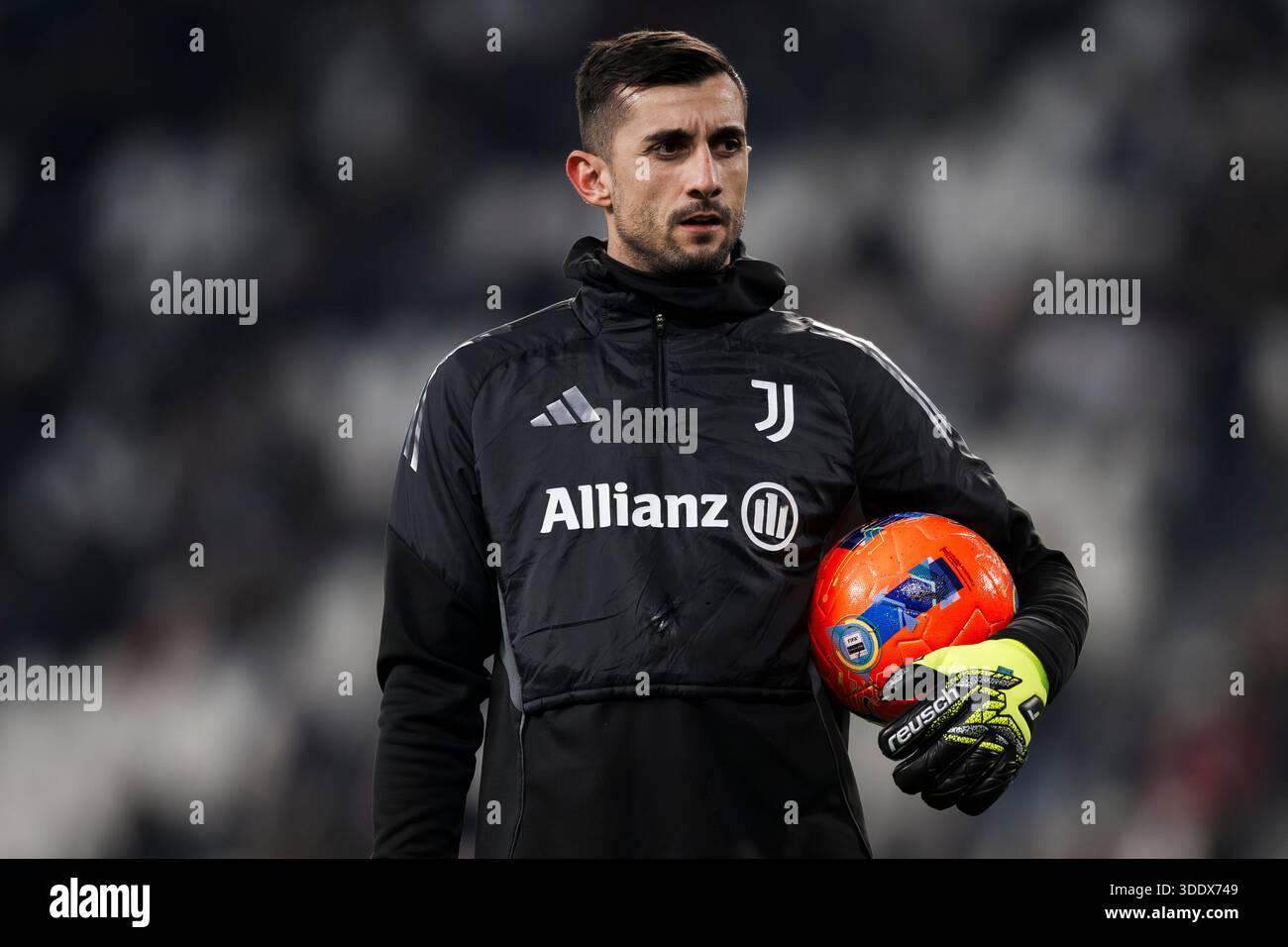 Mattia Perin of Juventus FC holfs the ball prior to the Serie A ...
