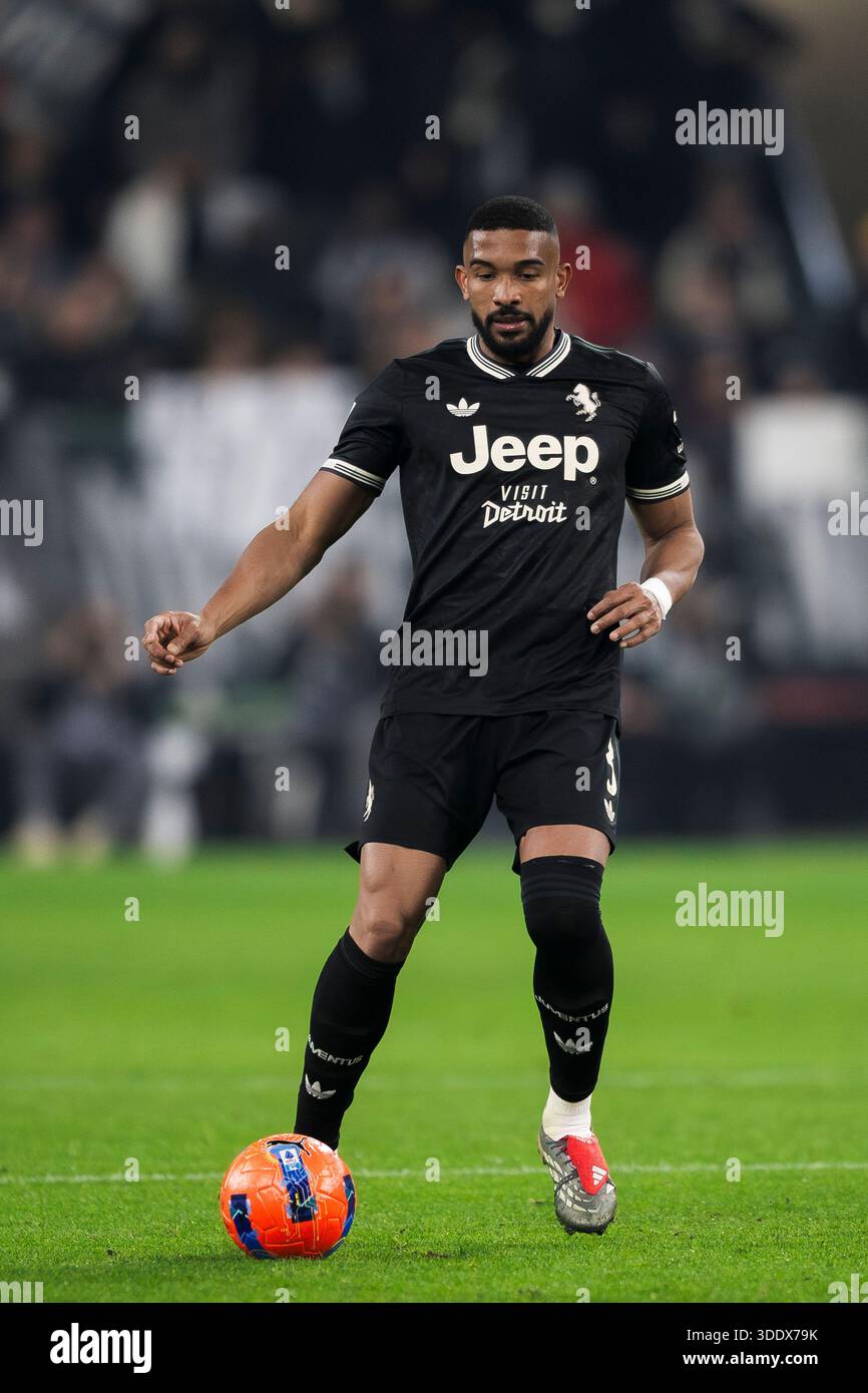 Gleison Bremer of Juventus FC in action during the Serie A football ...