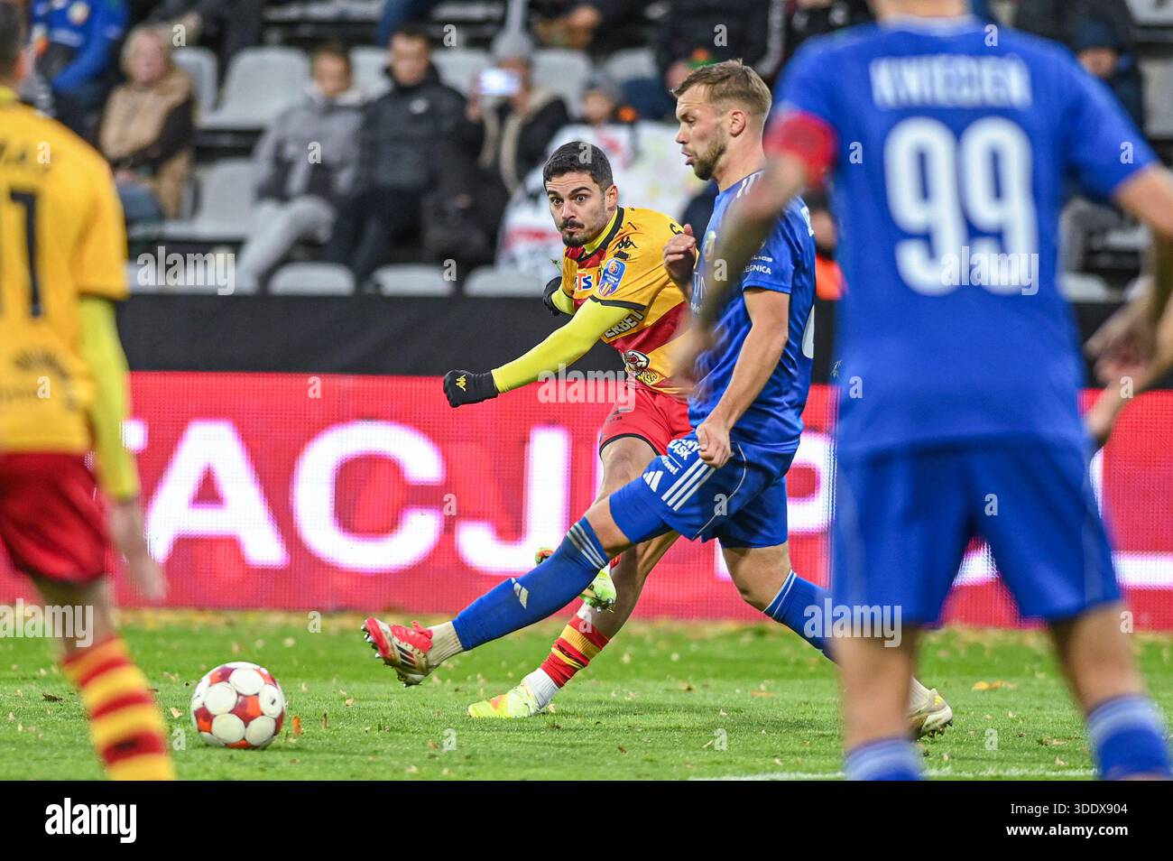 30.10.2025 LegnicaSoccer STS Puchar Polski runda 1/16 mecz : Miedz ...