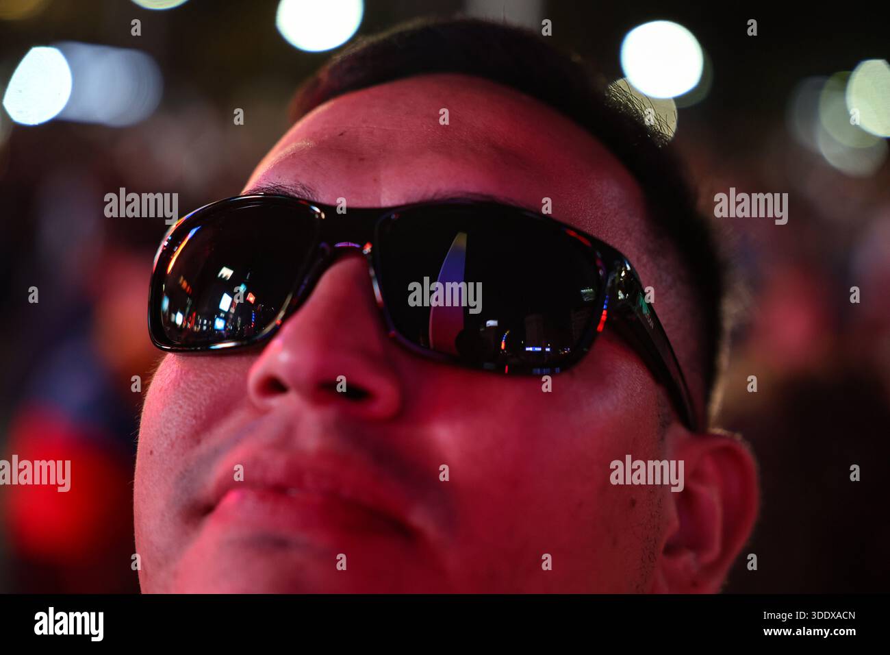 03 January 2026, Argentina, Buenos Aires: A man looks at the obelisk of ...
