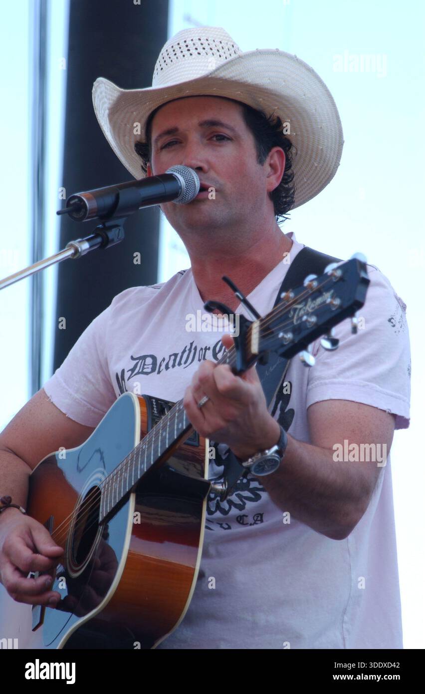 09 June 2006 - Nashville, Tennessee - Tracy Byrd. 2006 CMA Music ...