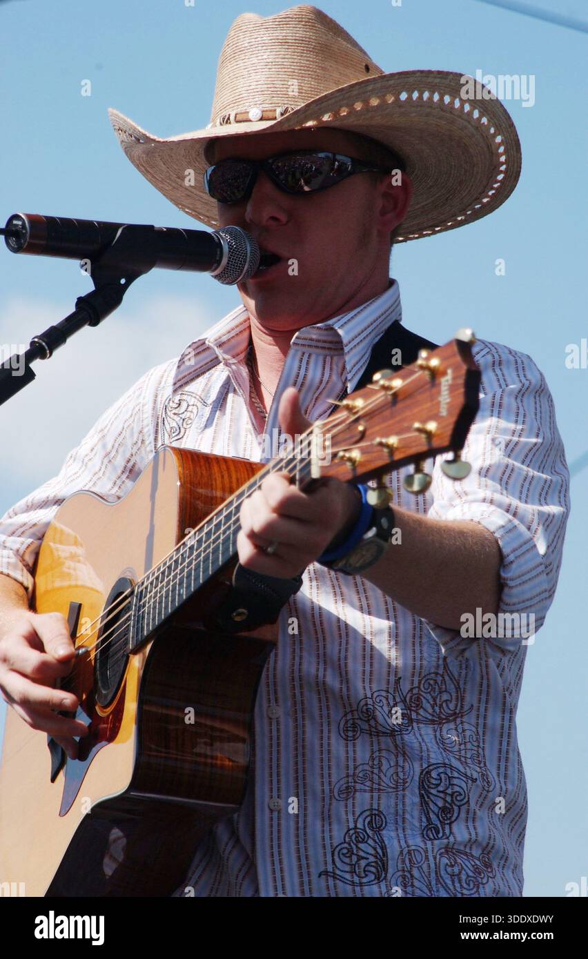 09 June 2006 - Nashville, Tennessee - Craig Hand. 2006 CMA Music ...