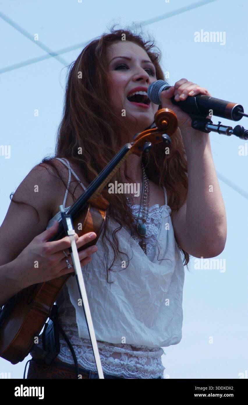 09 June 2006 - Nashville, Tennessee - Megan Mullins. 2006 CMA Music ...