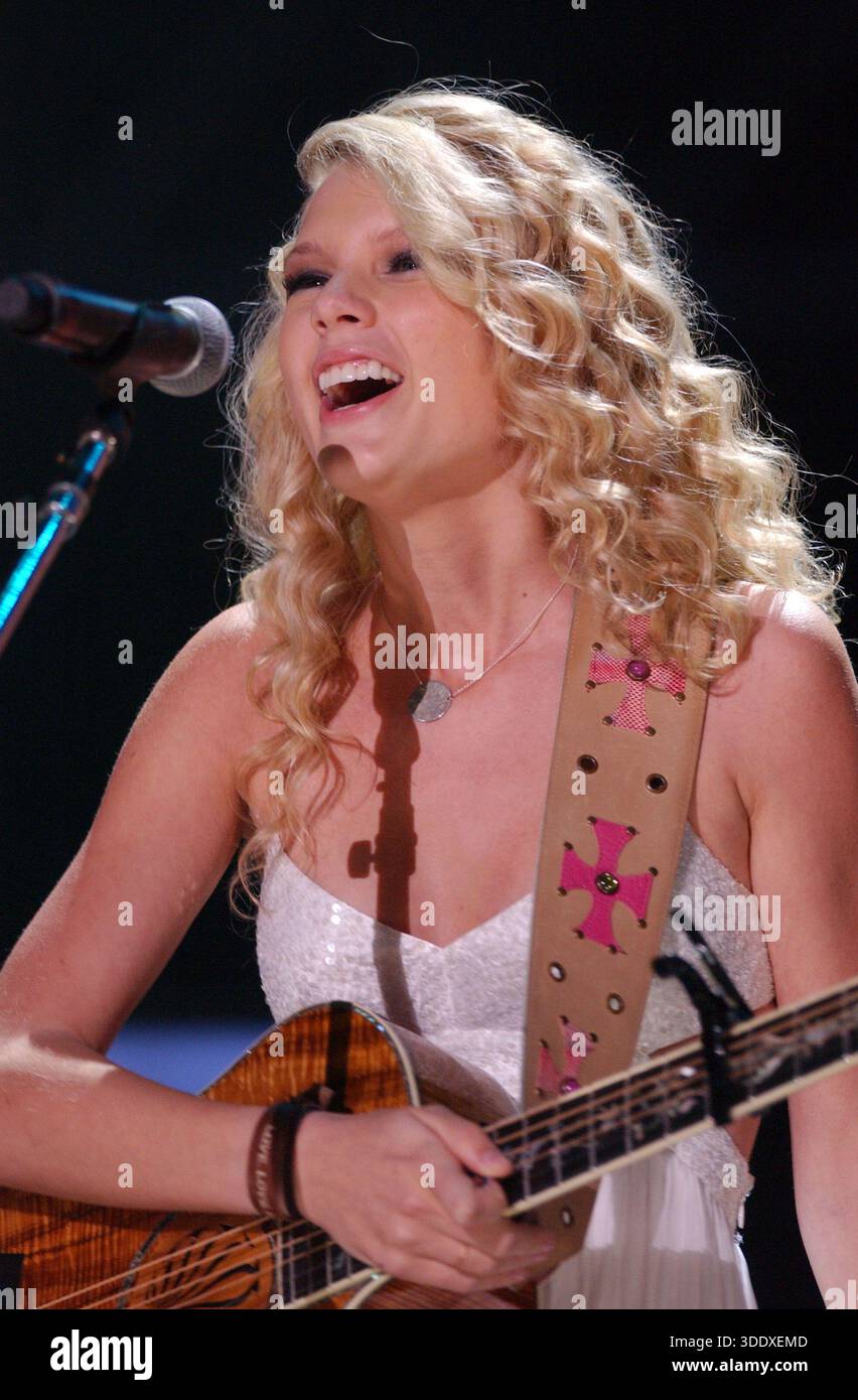 10 June 2007 - Nashville, Tennessee - Taylor Swift. 2007 CMA Music ...
