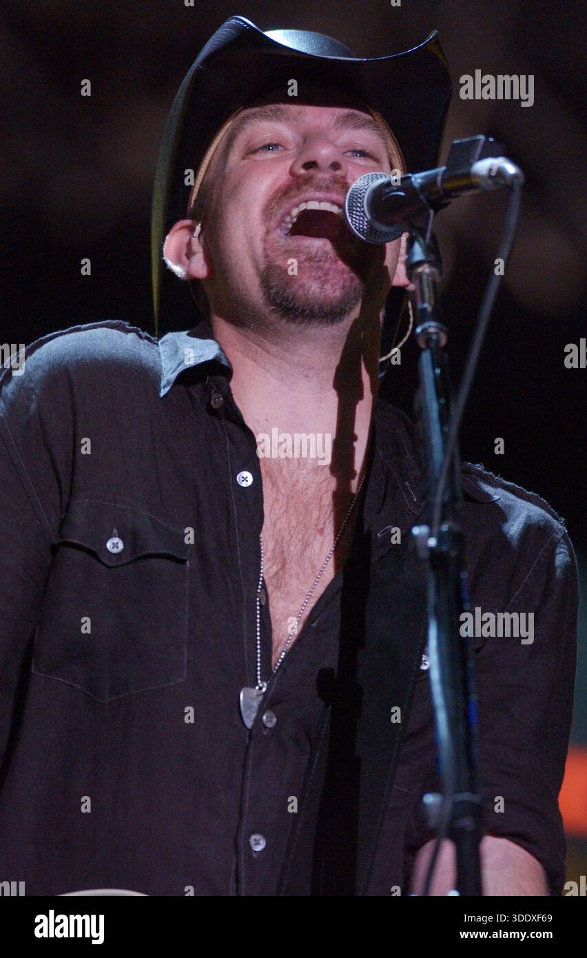 08 June 2007 - Nashville, Tennessee - Kristian Bush of 'Sugarland ...