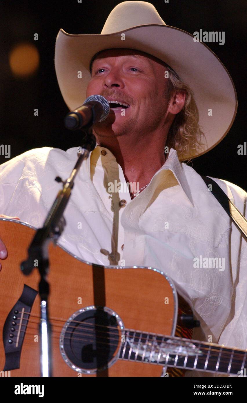07 June 2007 - Nashville, Tennessee - Alan Jackson. 2007 CMA Music ...