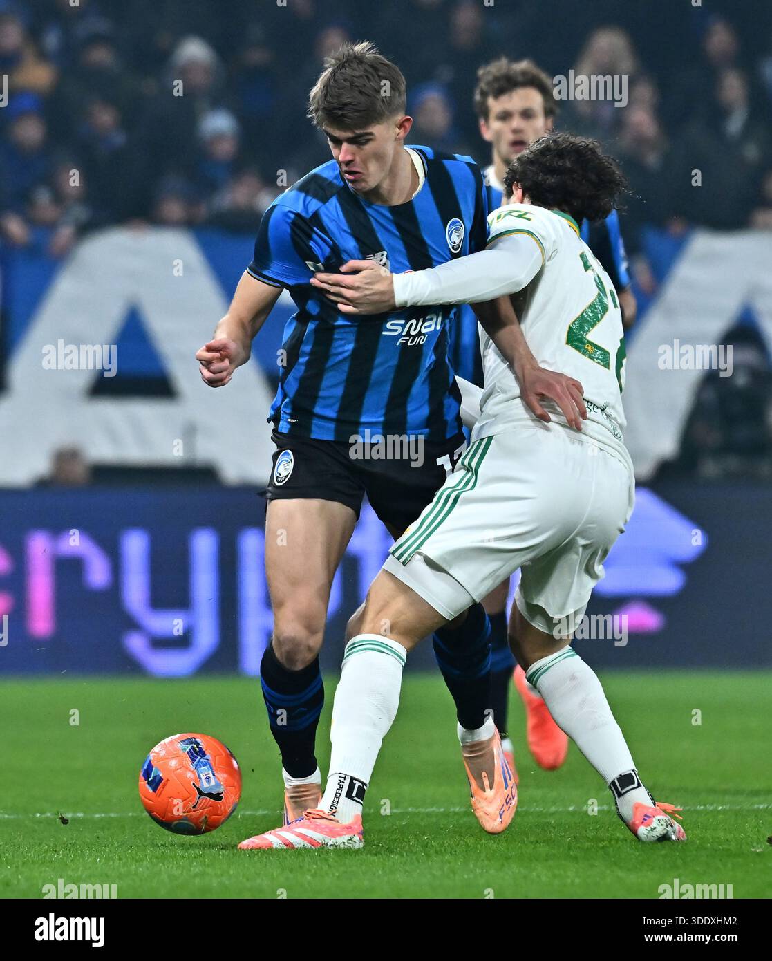 (260104) -- BERGAMO, Jan. 4, 2026 (Xinhua) -- Atalanta's Charles De ...