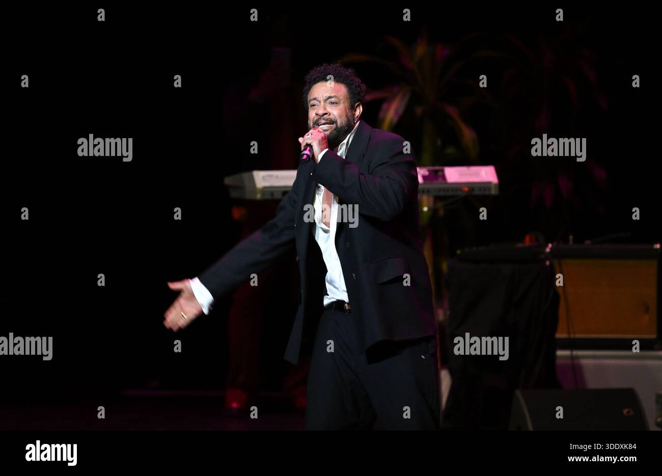 Shaggy performs in concert during Stay Strong Jamaica - Hurricane ...