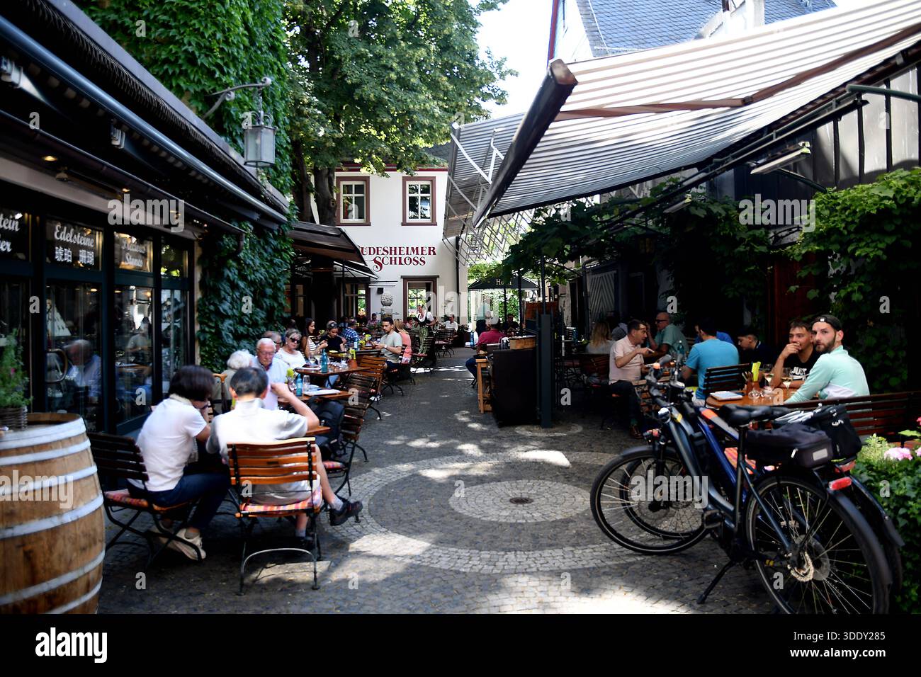 16 June 2023/ Rûdesheim-Hesse-Rûdesheim town most visting are Rheingau ...