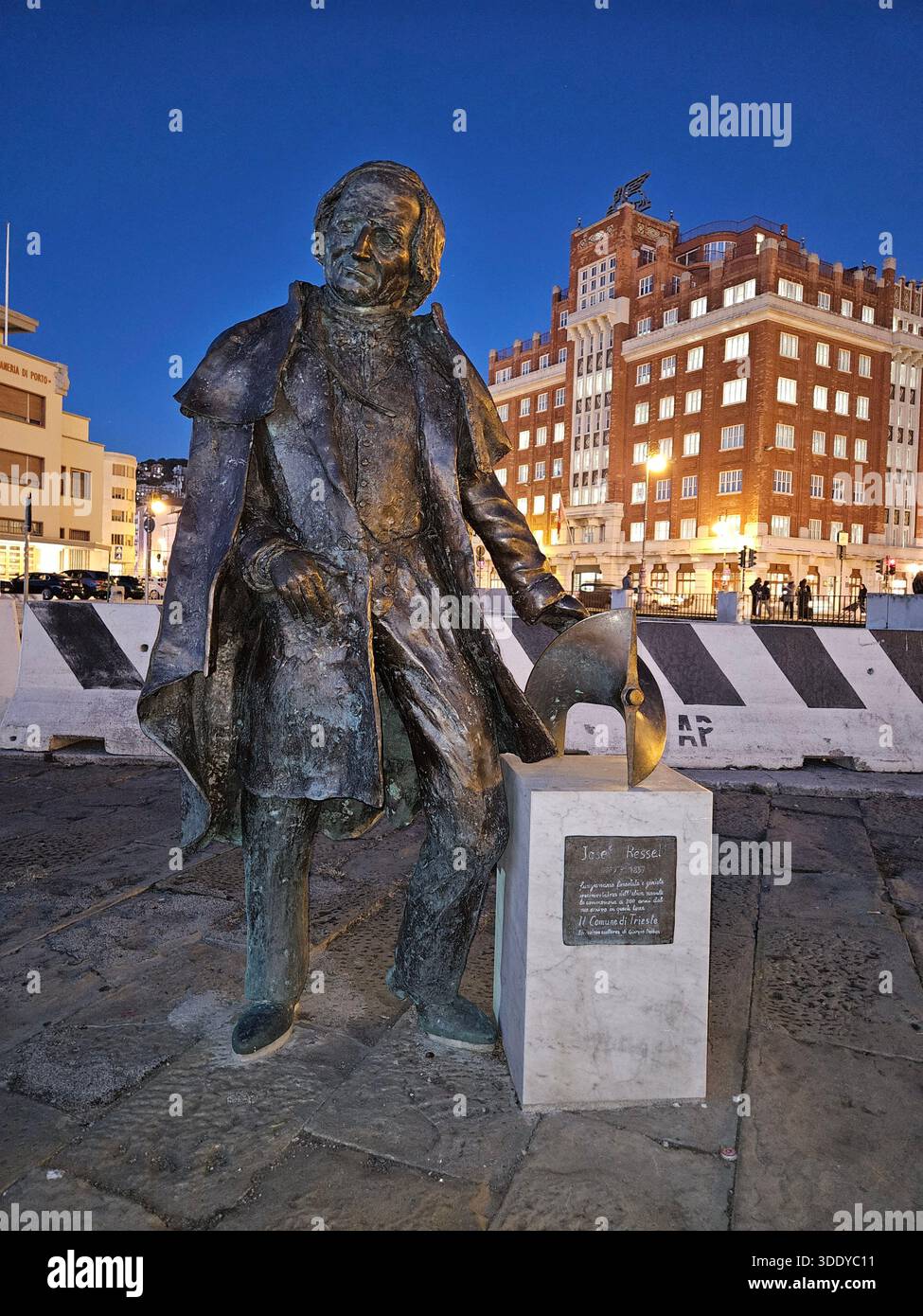 Ressel monument hi-res stock photography and images - Alamy