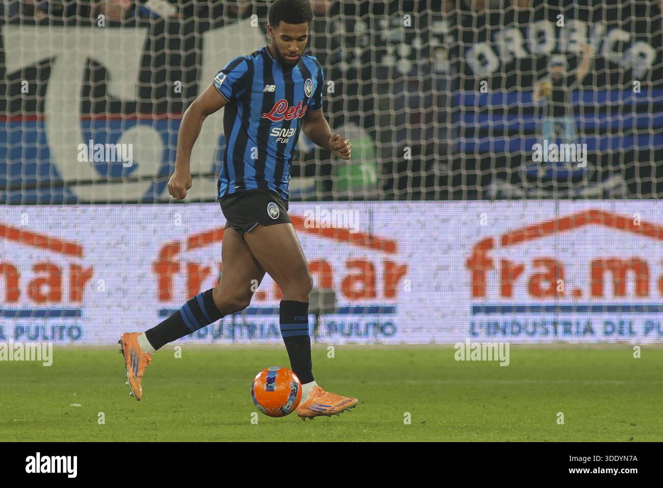 Isak Hien of Atalanta BC play the ball during Atalanta BC vs AS Roma ...