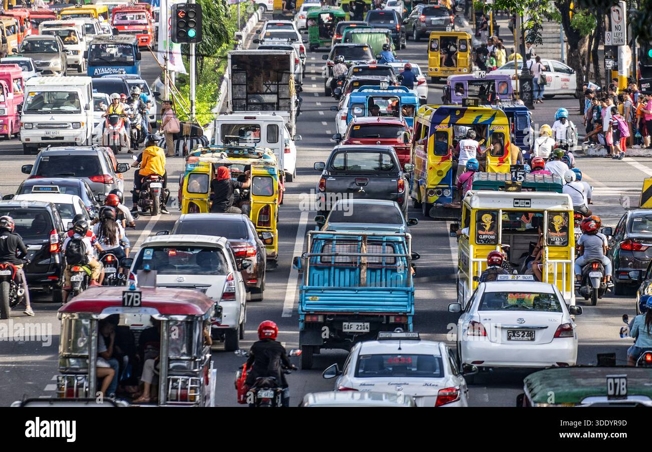 Heavy traffic congestion on urban street in the Philippines Stock Photo ...
