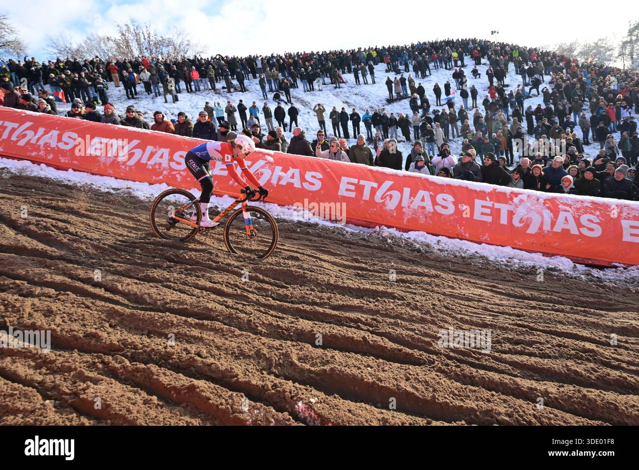 Dutch Puck Pieterse pictured in action during the women's elite race at ...