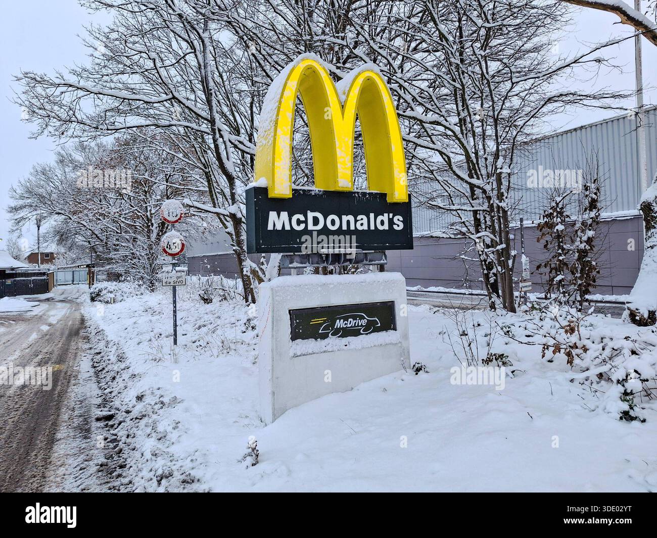 Stockbilder 01/2026 Mc Donalds Schild *** Stock photos 01 2026 Mc ...