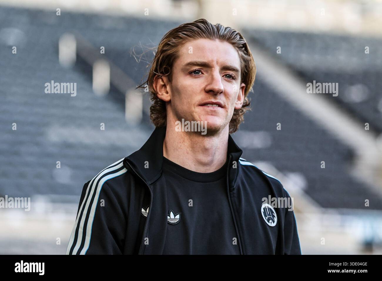 Anthony Gordon of Newcastle United arrives during the Premier League ...