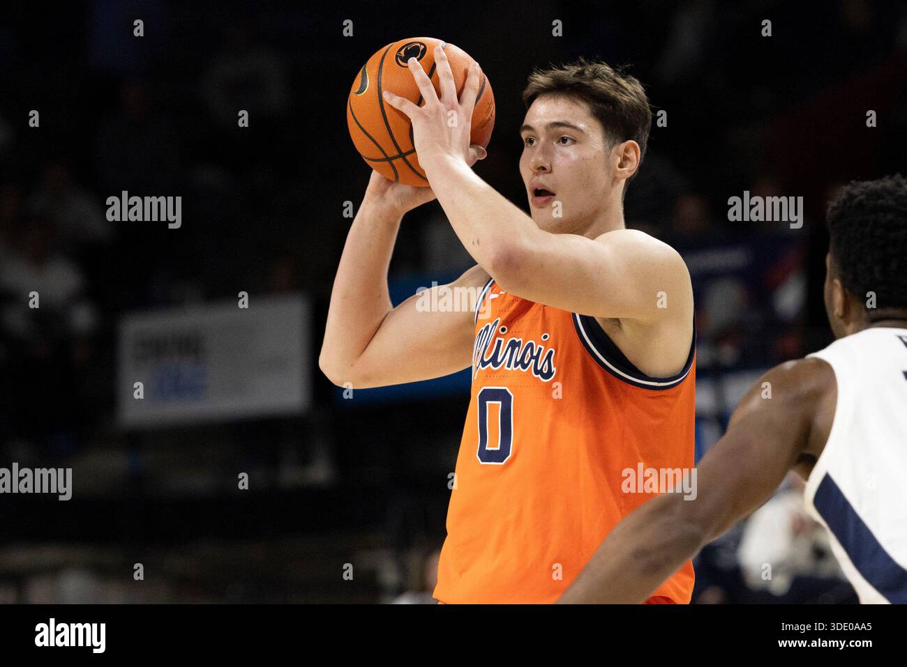Illinois forward David Mirkovic (0) in action during an NCAA college ...