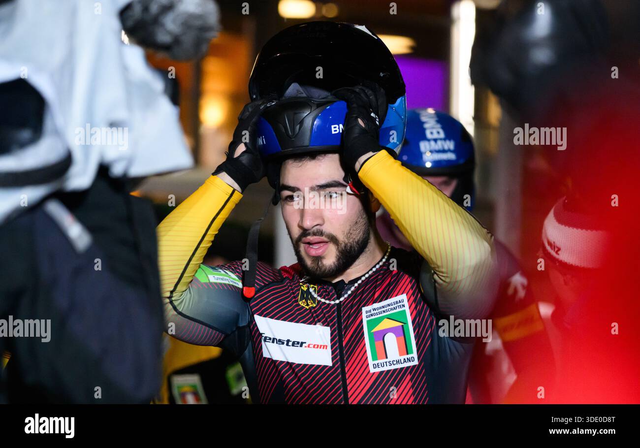 03 January 2026, North Rhine-Westphalia, Winterberg: Bobsleigh: World ...