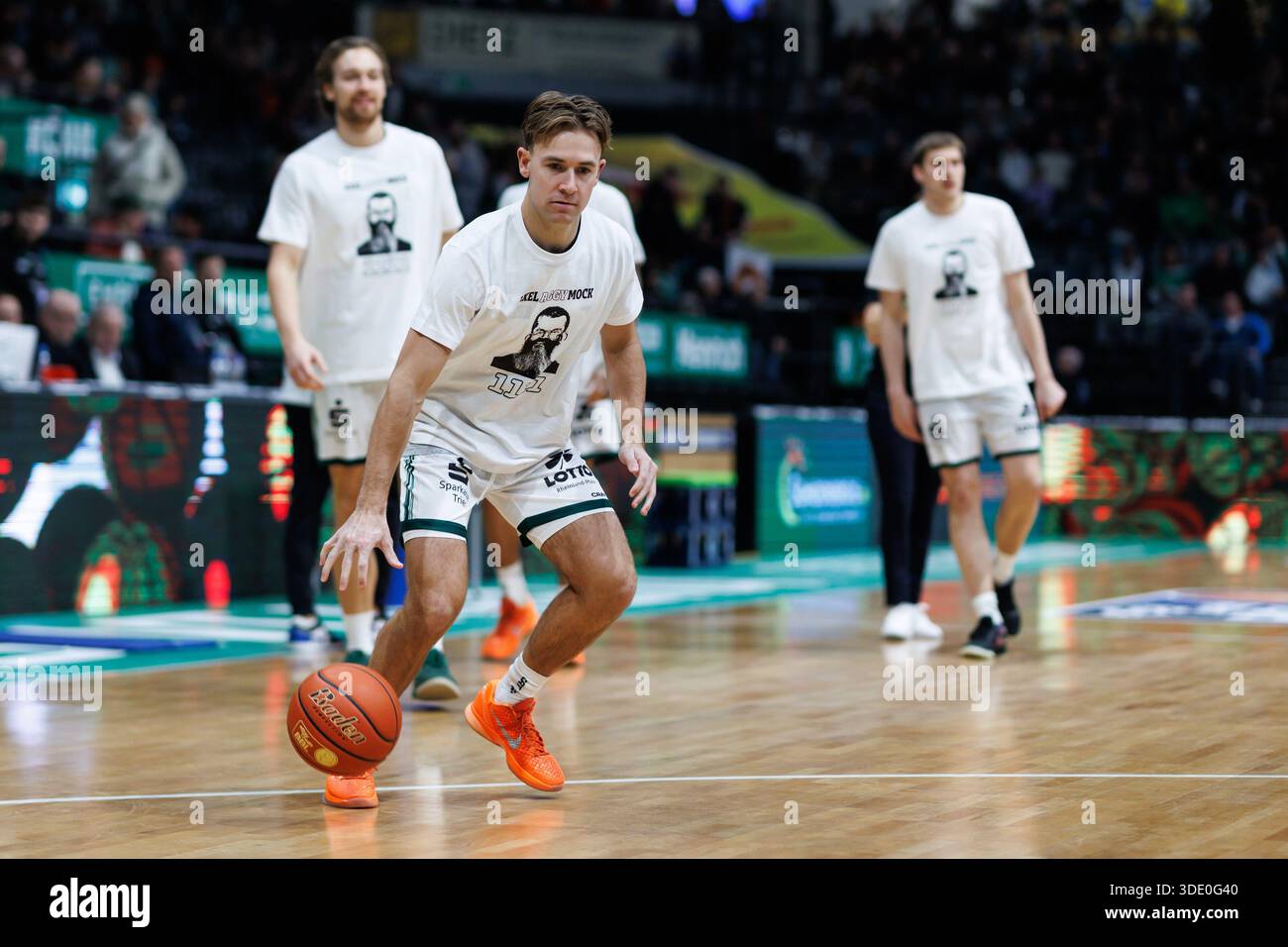 Steven Ashworth(Gladiators Trier) beim Warm Up, Vet Concept Gladiators ...