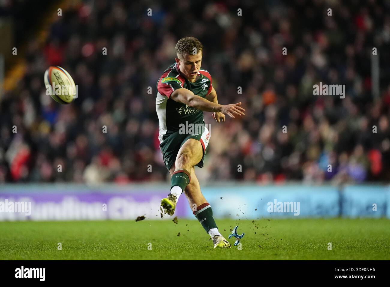 Leicester Tigers' Billy Searle kicks a penalty during the Gallagher ...
