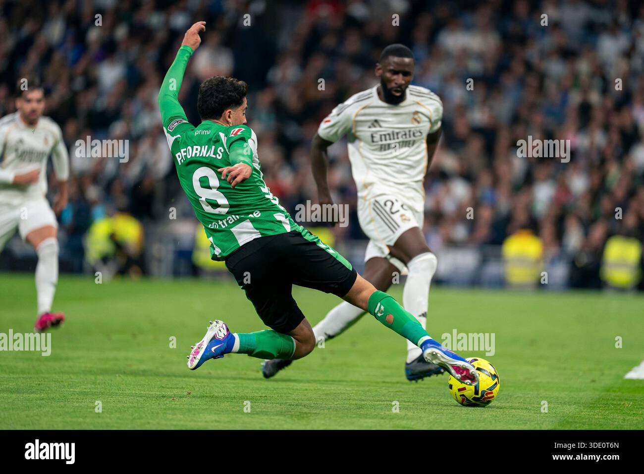 Real Madrid CF’s Antonio Rudigern (r) and Real Betis Balompie's Pablo ...