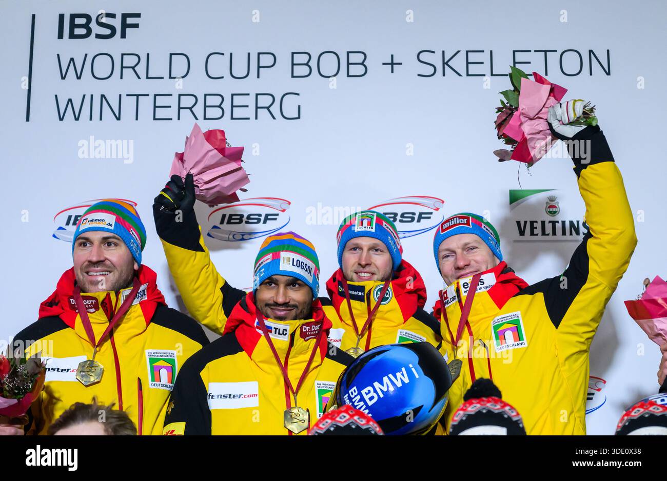 04 January 2026, North Rhine-Westphalia, Winterberg: Bobsleigh: World ...