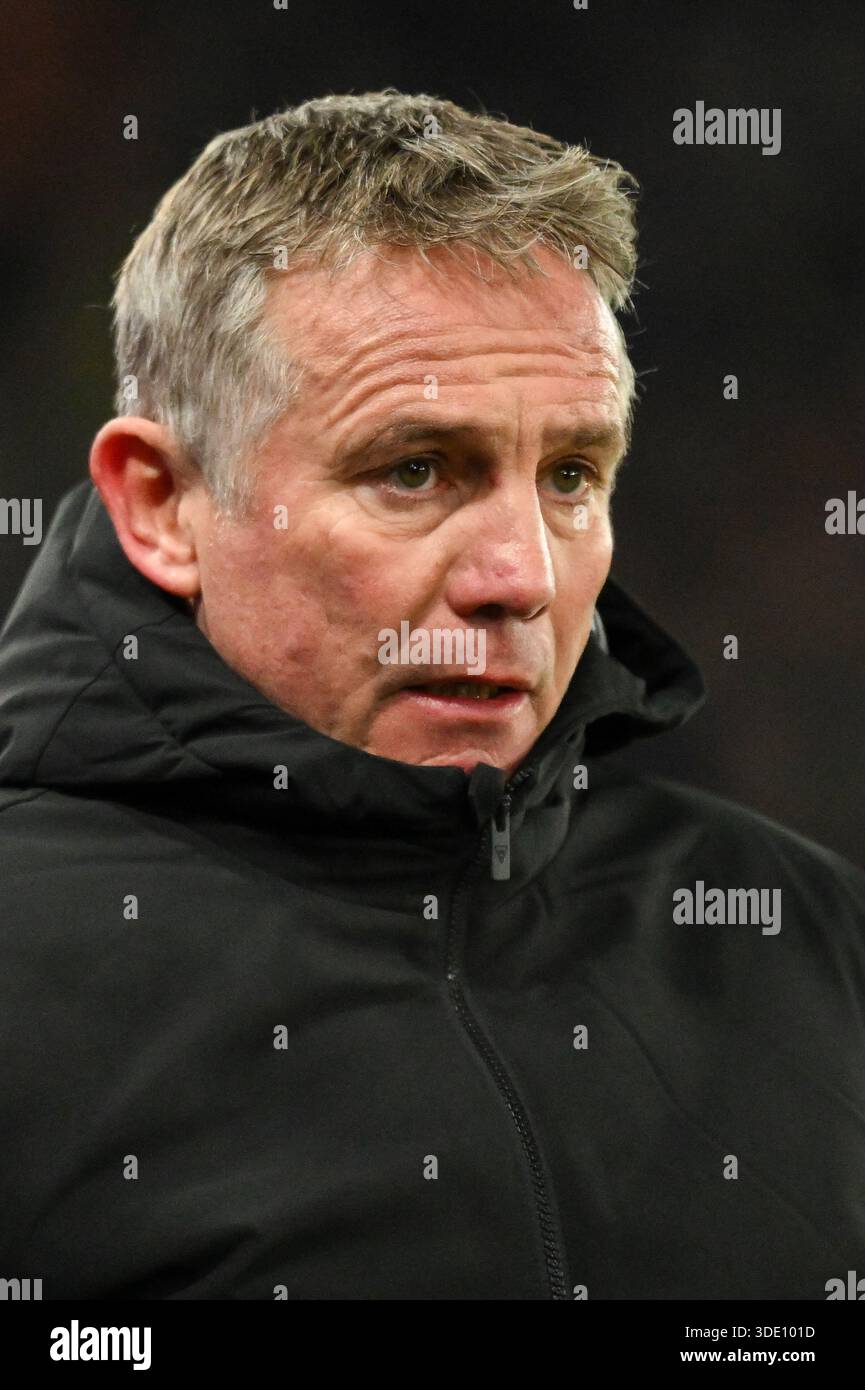 Phil Parkinson, manager of Wrexham during the Sky Bet Championship ...