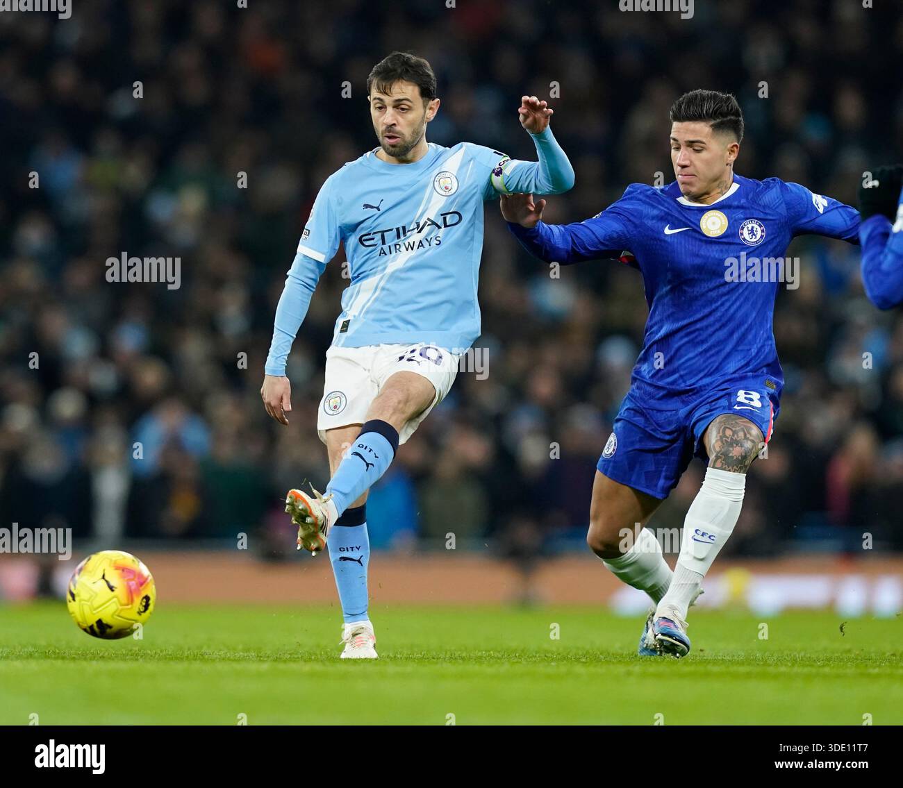 Manchester, England, 4th January 2026. Bernardo Silva of Manchester ...