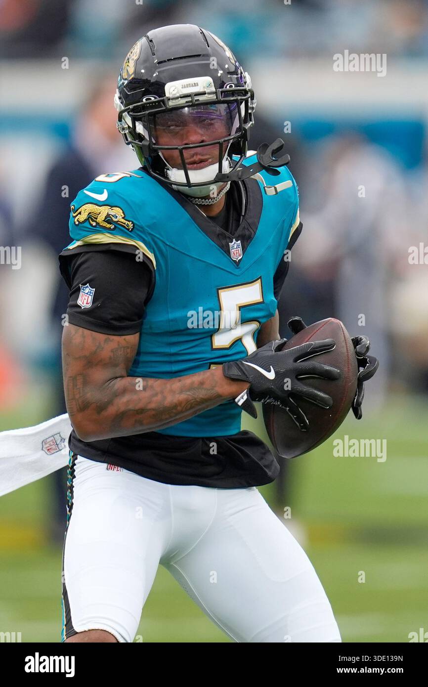 Jacksonville Jaguars wide receiver Dyami Brown (5) warms up before an ...