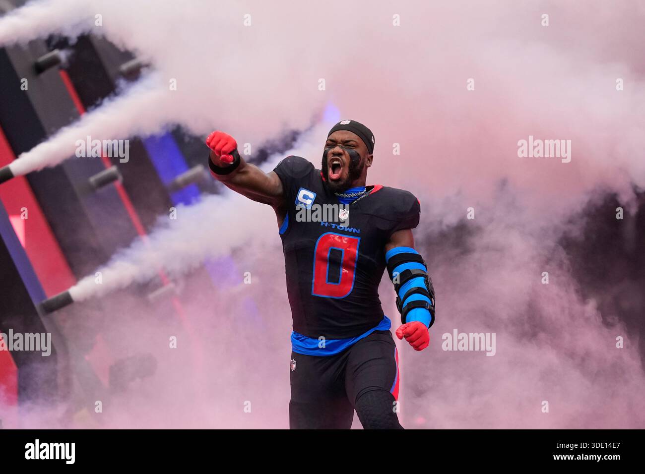 Houston Texans linebacker Azeez al-Shaair (0) is introduced for an NFL ...