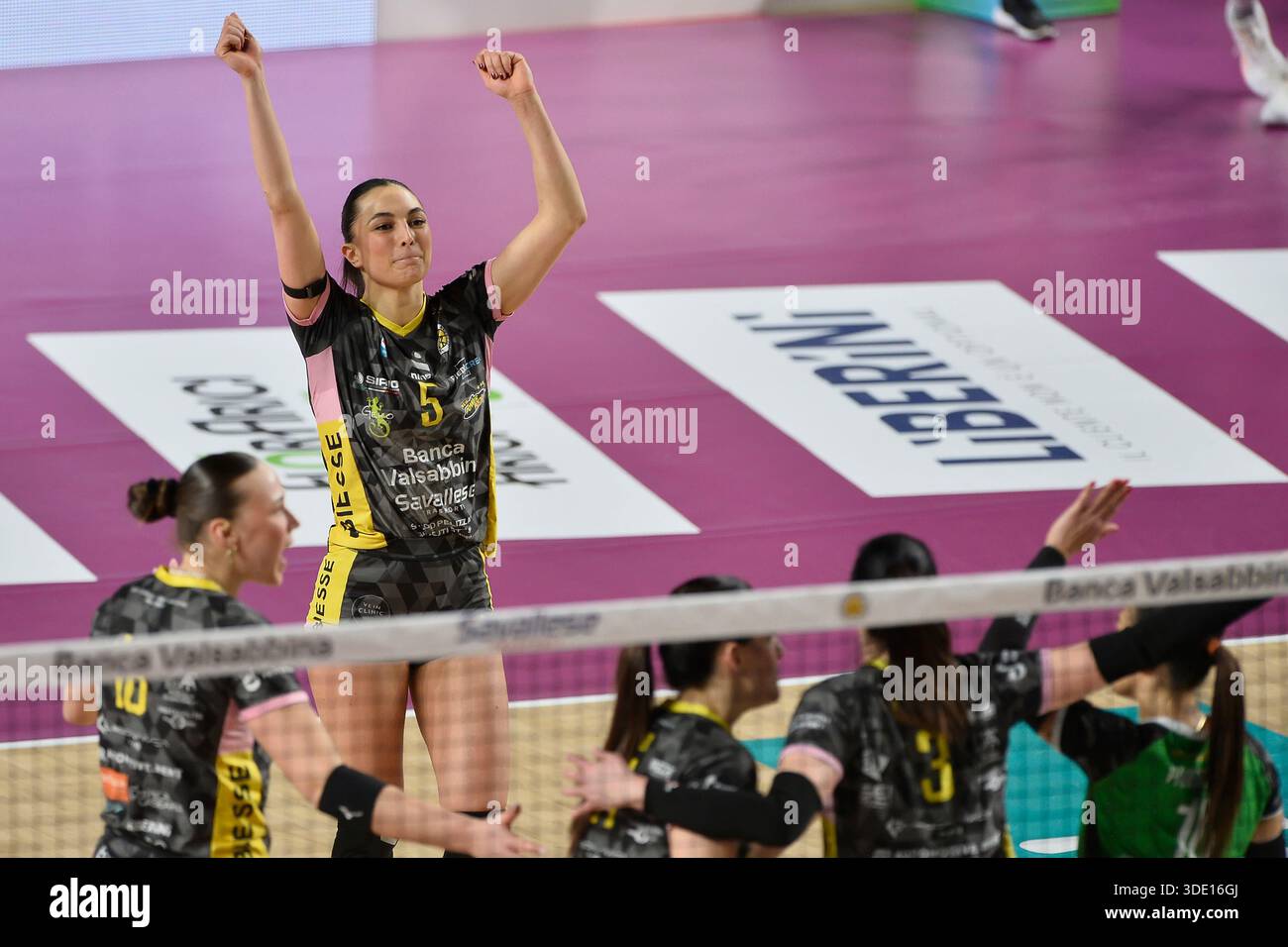 Francesca Michieletto #5 of Valsabbina Millenium Brescia celebrates ...