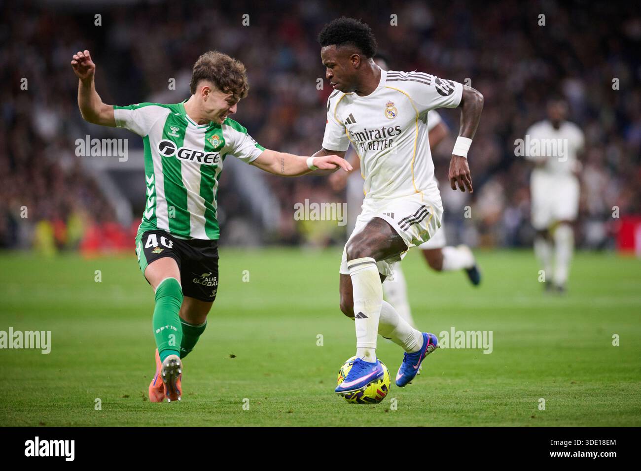 Real Madrid CF’s Vinicius Junior (r) and Real Betis Balompie's Ángel ...