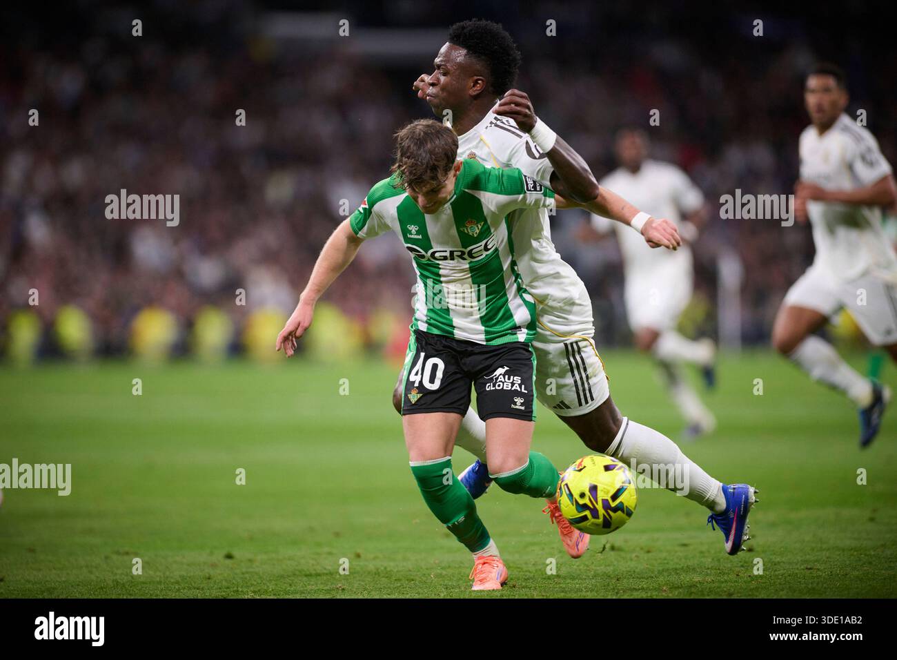 Real Madrid CF’s Vinicius Junior (r) and Real Betis Balompie's Ángel ...