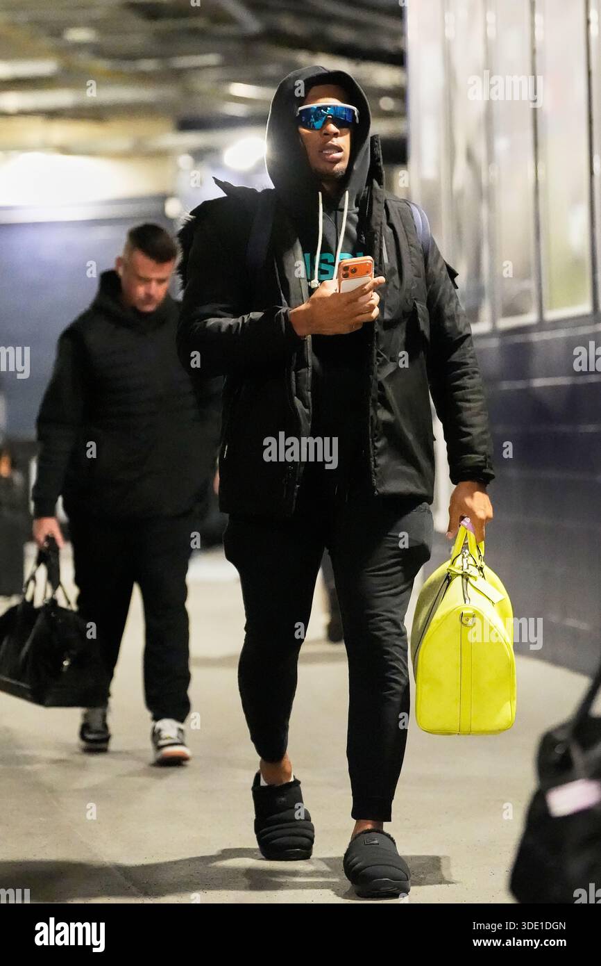 Miami Dolphins running back Ollie Gordon II arrives before an NFL ...