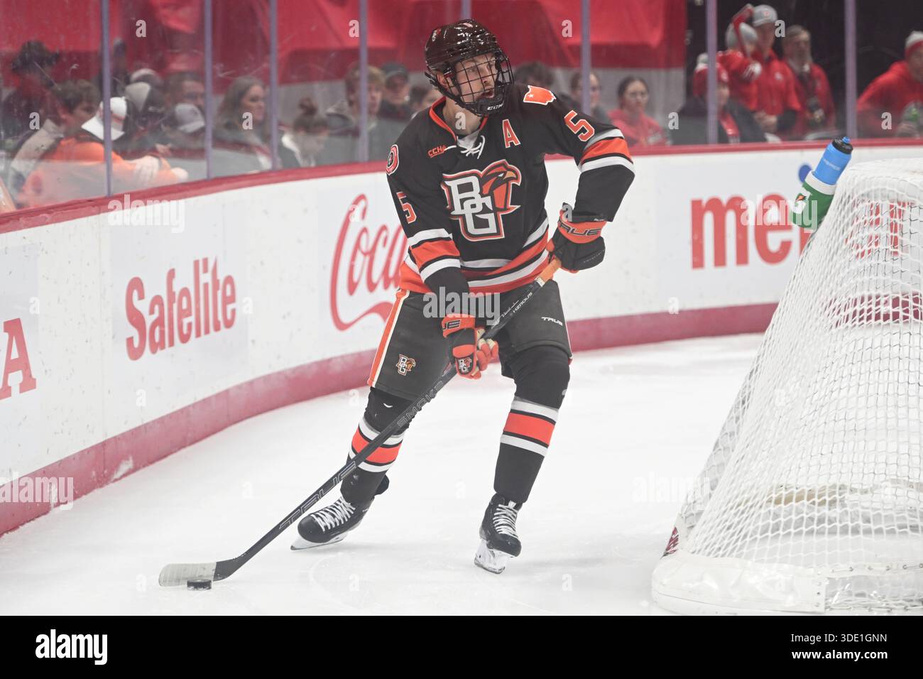 January 2, 2026: v5' handles the puck against the Ohio State Buckeyes ...