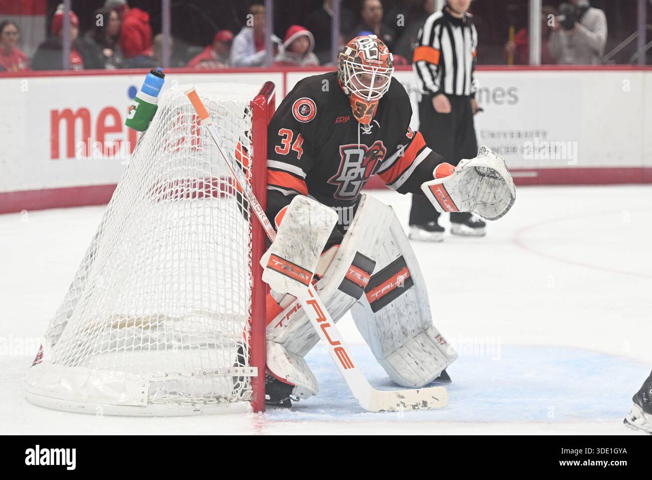January 2, 2026: Bowling Green Falcons goaltender Cole Moore (34 ...