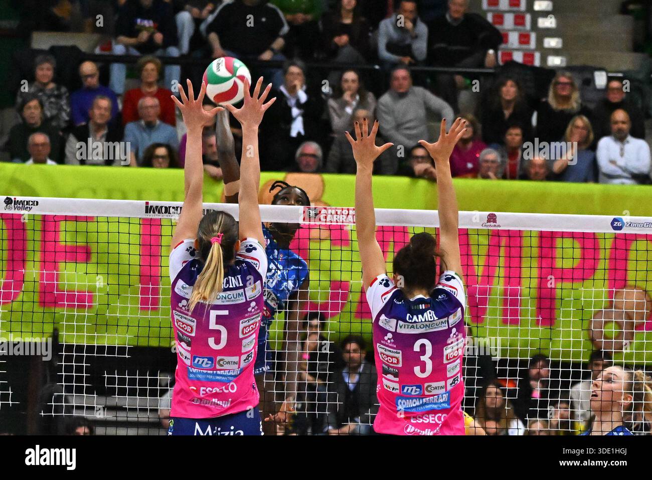 Fatoumatta Sillah ( Prosecco DOC A.Carraro Imoco Volley Stock Photo - Alamy