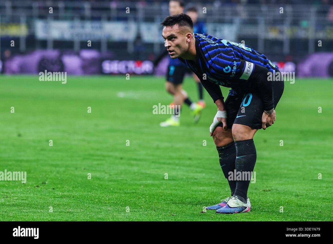 Lautaro Martinez of FC Internazionale injured during Serie A 2025/26 ...
