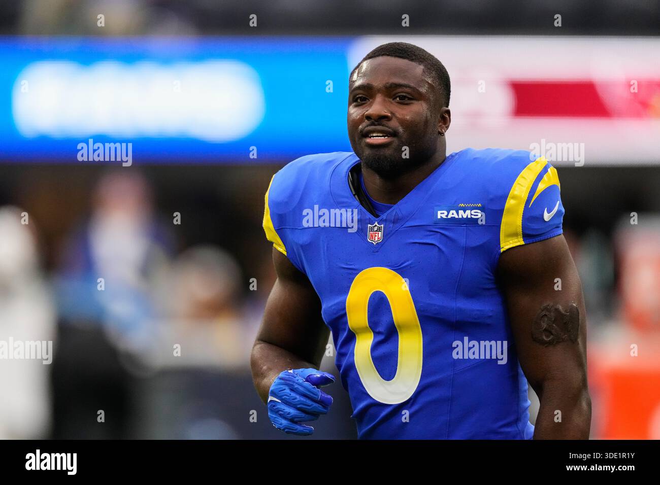Los Angeles Rams linebacker Byron Young (0) warms up before an NFL ...