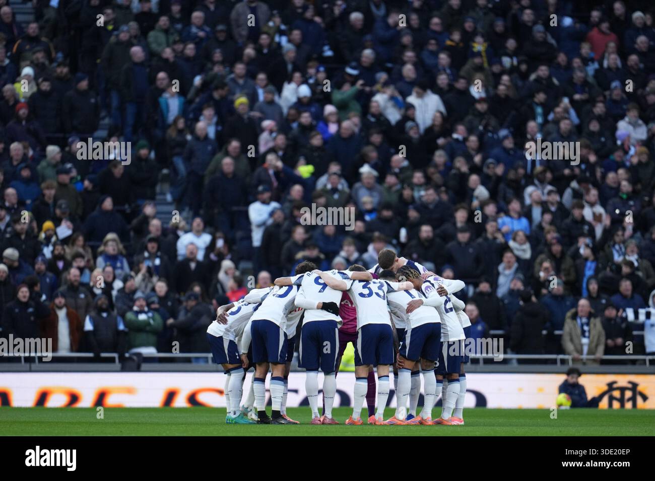 Tottenham Hotspur players ahead of kick off during the Premier League ...