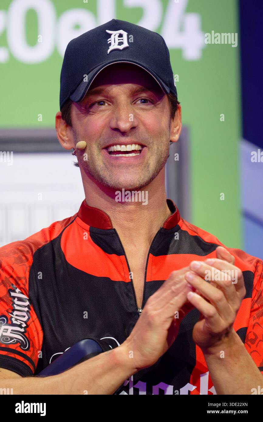 04 January 2026, North Rhine-Westphalia, Bonn: Chef Alexander Kumptner ...