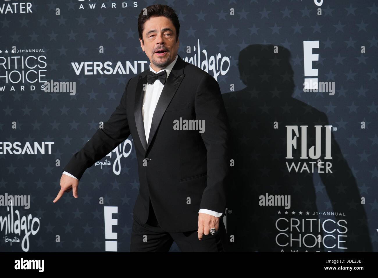 Benicio Del Toro arrives at the 31st Annual Critics Choice Awards on ...
