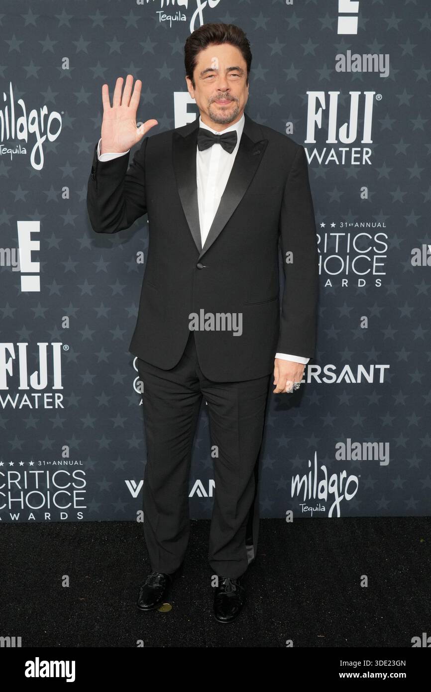 Benicio Del Toro arrives at the 31st Annual Critics Choice Awards on ...