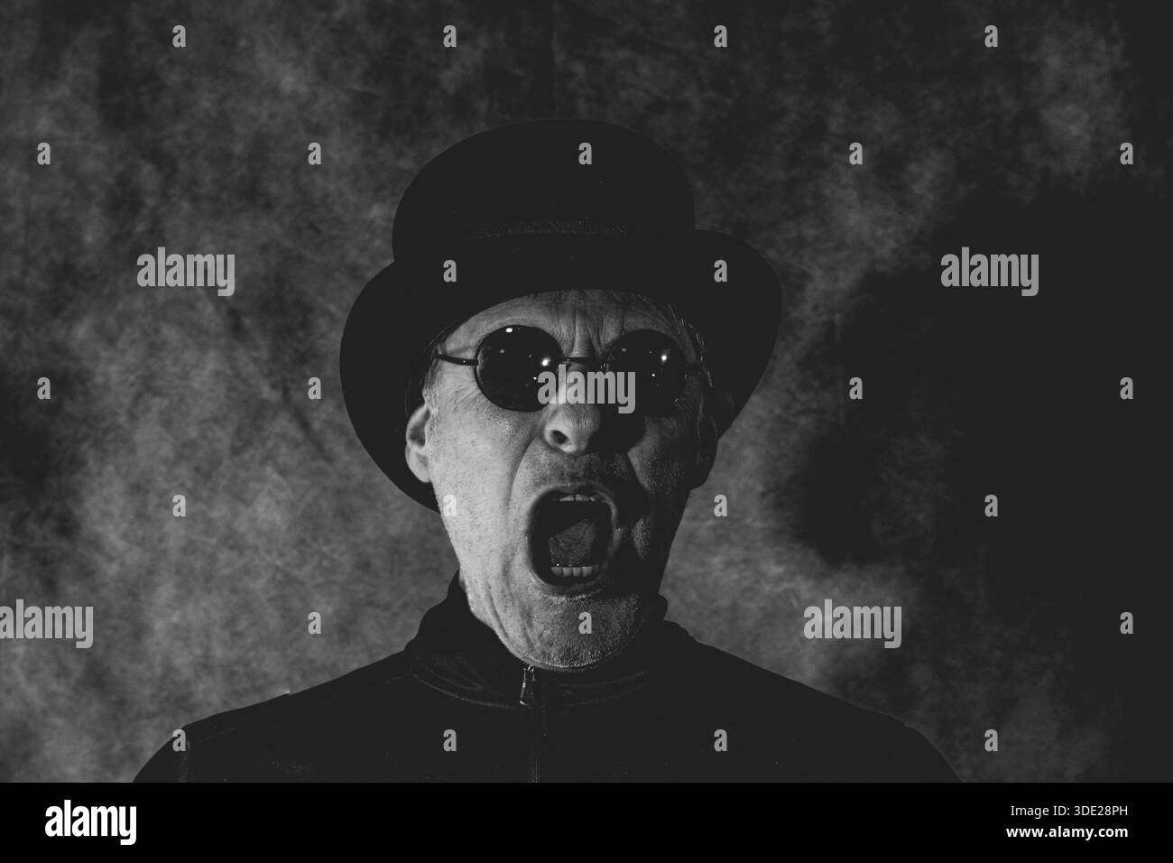 Mouth scream Black and White Stock Photos & Images - Alamy