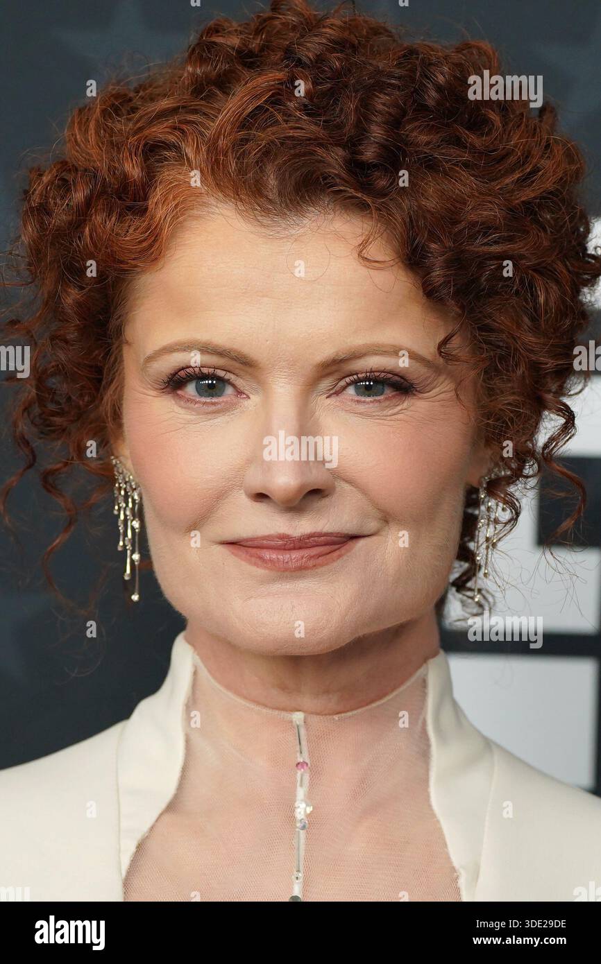 Rebecca Wisocky arrives at the 31st Annual Critics Choice Awards on ...