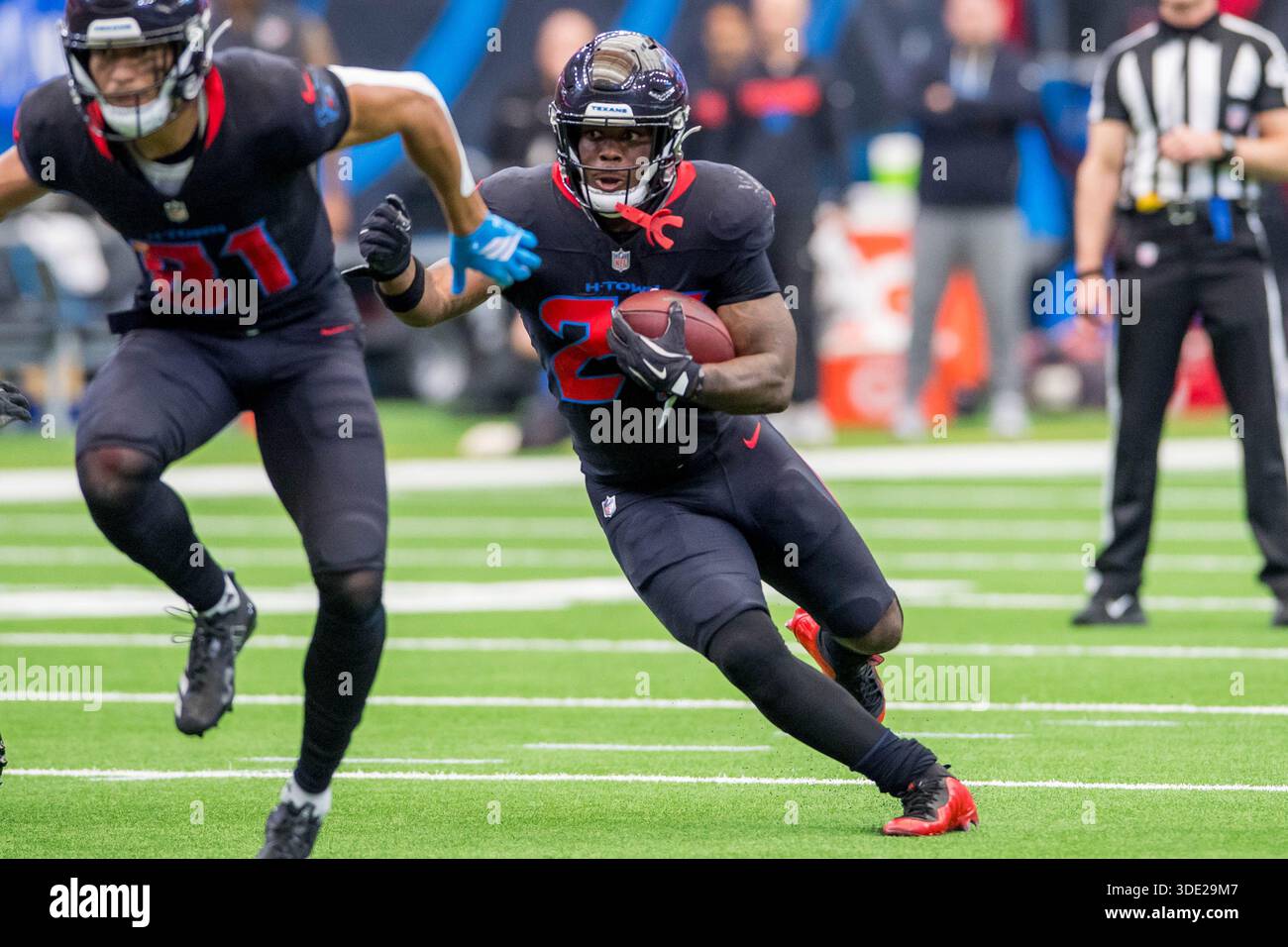 January 4, 2026: Houston Texans running back Woody Marks (27) carries ...