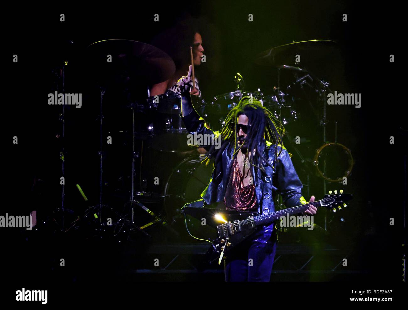 Lenny kravitz concert australia hi-res stock photography and images - Alamy